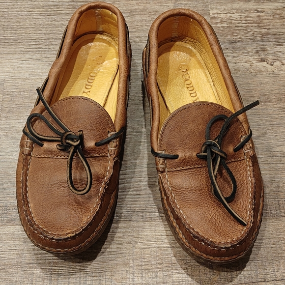 Quoddy | Shoes | Quoddy Womens Lodge Moc In Grizzly Peanut Leather ...
